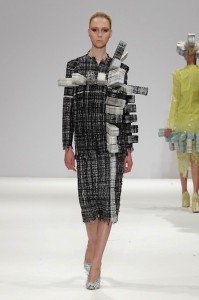 Hellen Van Rees - Weaving technique inspired by tweeds - DESIGNER